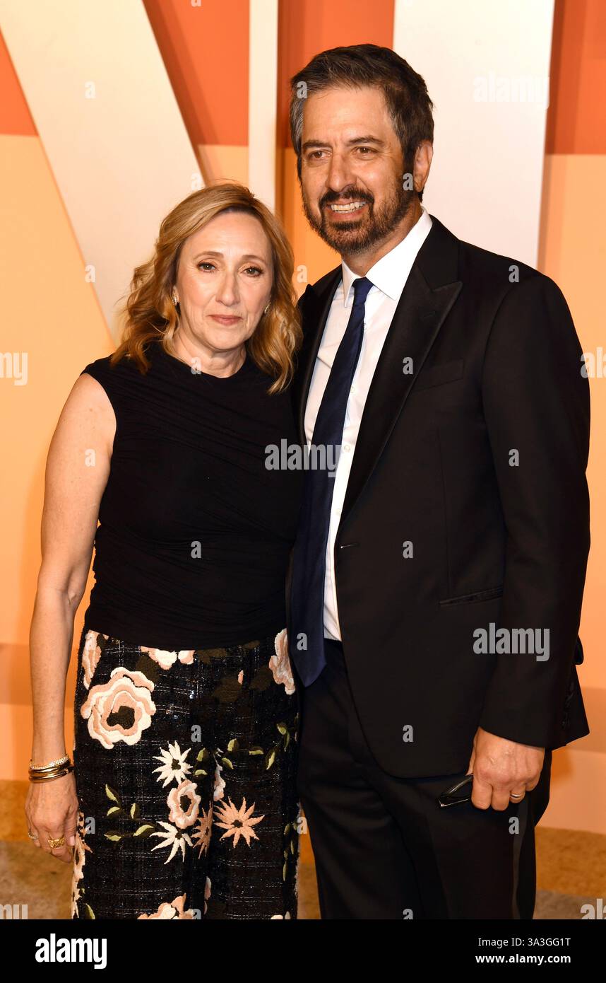 BEVERLY HILLS, CALIFORNIA - MARCH 02: Anna Romano and Ray Romano attend ...