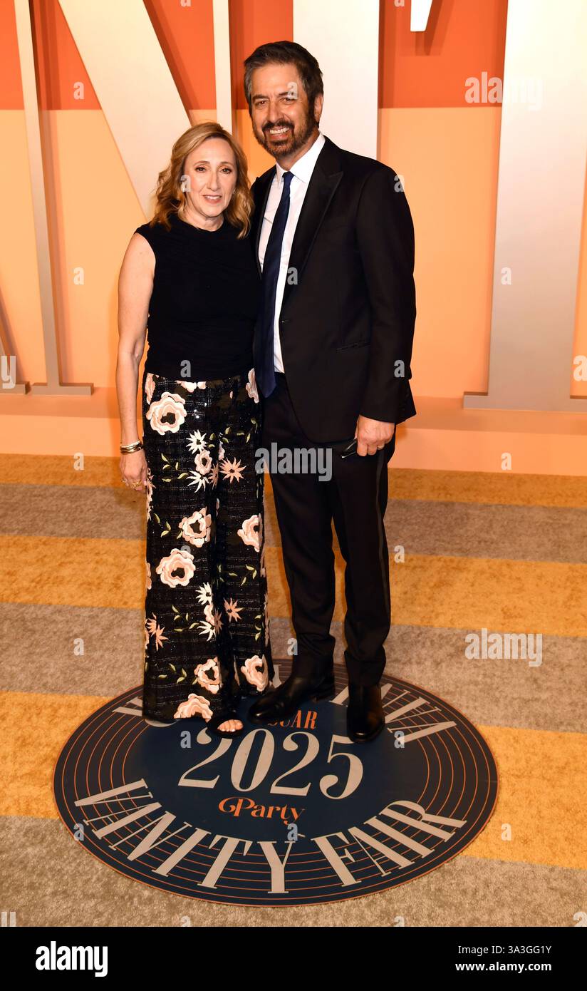 BEVERLY HILLS, CALIFORNIA - MARCH 02: Anna Romano and Ray Romano attend ...