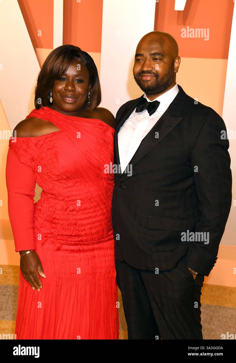 BEVERLY HILLS, CALIFORNIA - MARCH 02: Uzo Aduba and Robert Sweeting attend the 2025 Vanity Fair ...