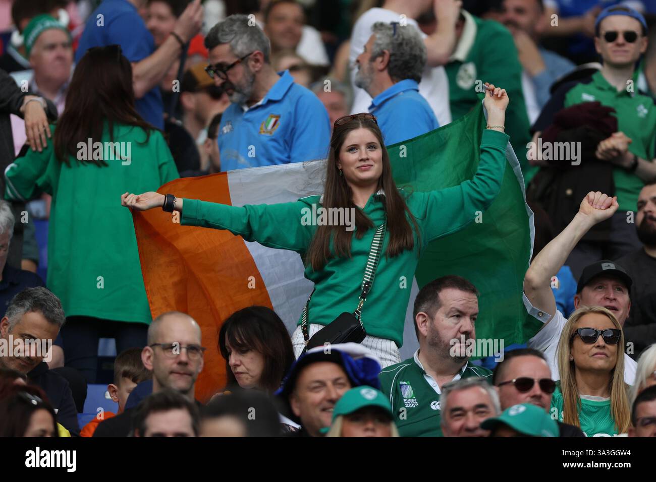 Rome, Italy. 15th Mar, 2025. woman supporter with flag during the M6N ...