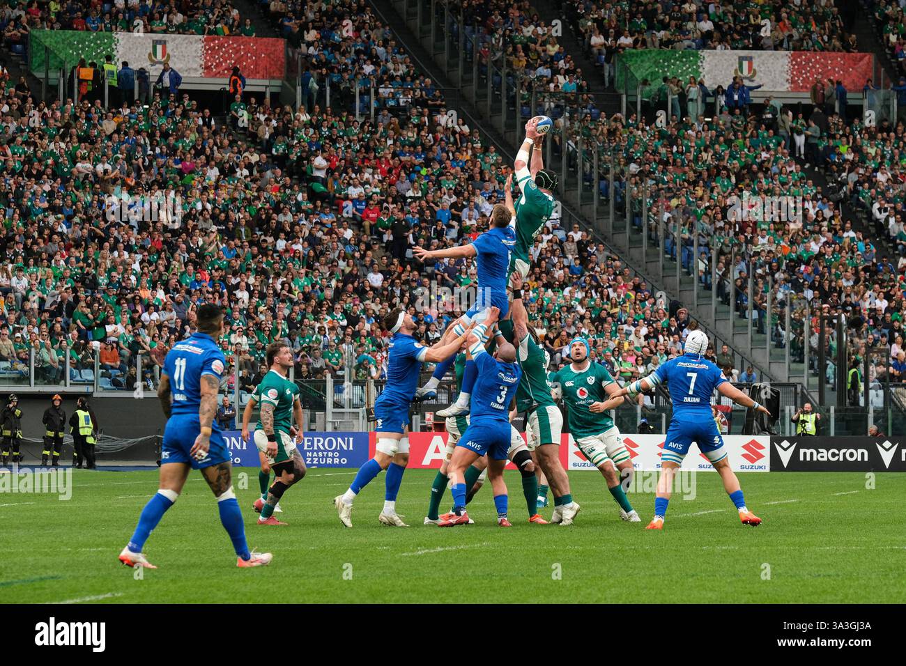 Federico Ruzza of Italy (L) and James Ryan of Ireland (R) during the ...