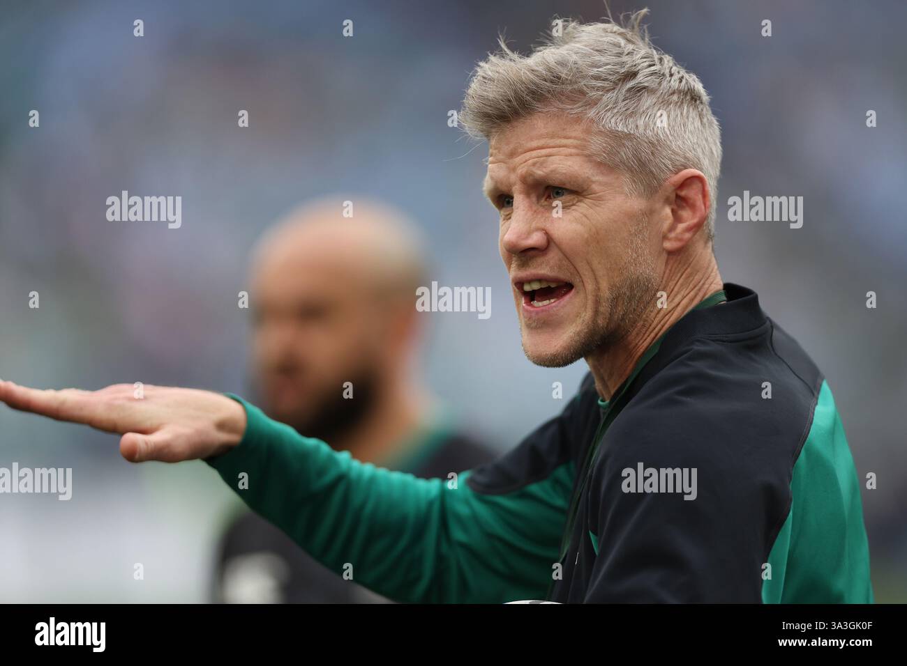 Simon Easterby seen in action during warm-up before the M6N Guinness ...
