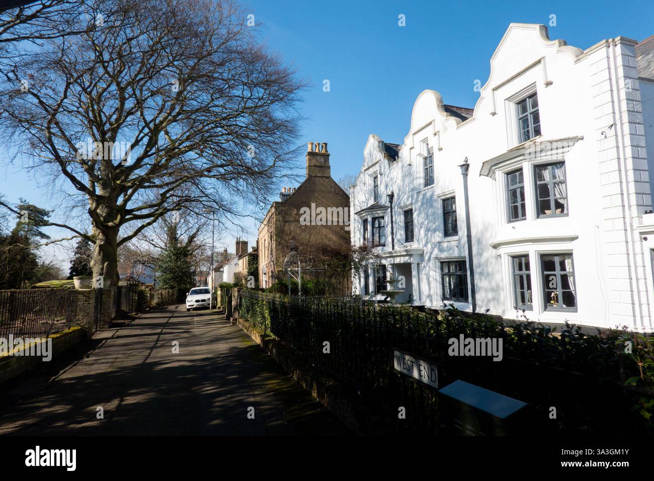 Old bank house hi-res stock photography and images - Alamy