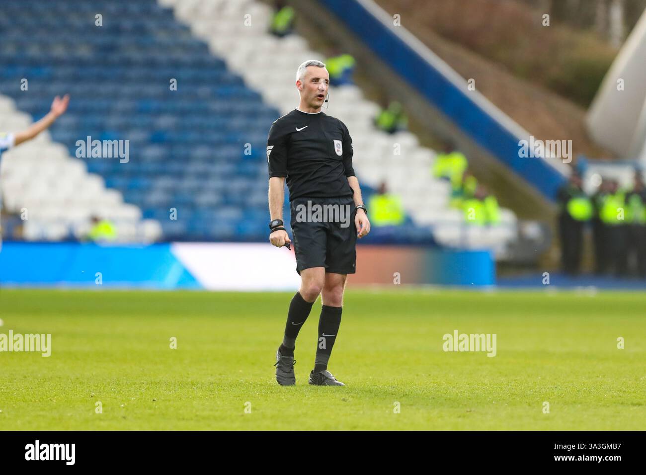 John Smith's Stadium, Huddersfield, England - 15th March 2025 Referee ...