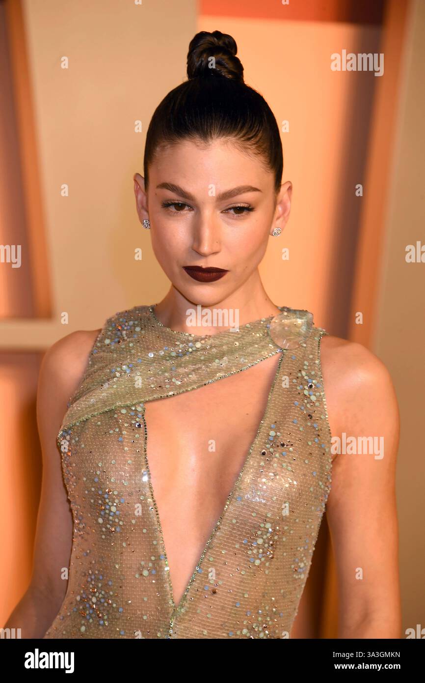 BEVERLY HILLS, CALIFORNIA - MARCH 02: Úrsula Corberó attends the 2025 Vanity Fair Oscar Party ...