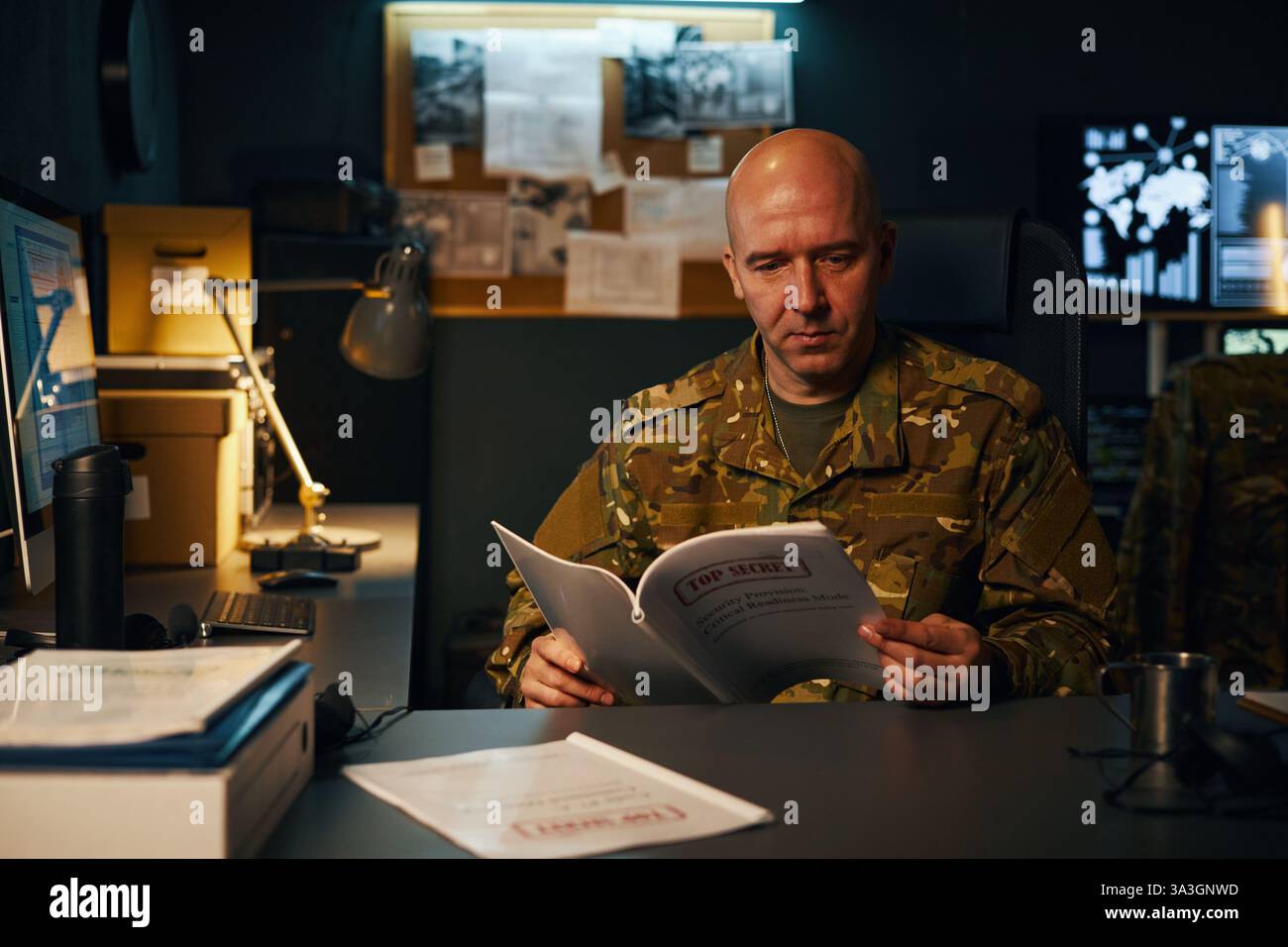 Military officer reviewing data hi-res stock photography and images - Alamy