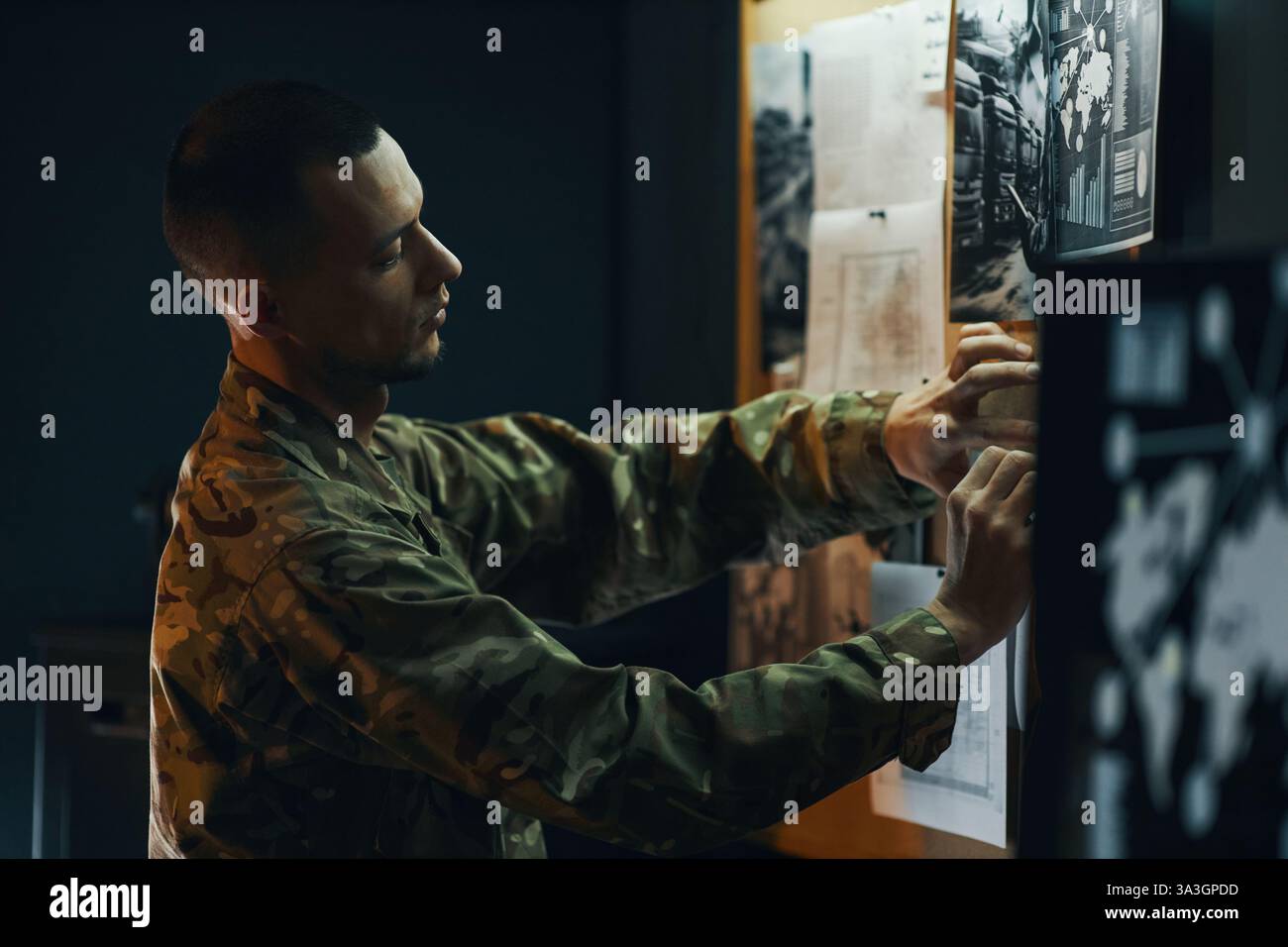 Military officer reviewing mission hi-res stock photography and images - Alamy