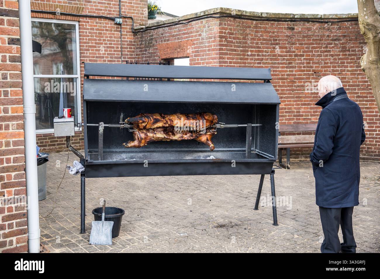 Hog Roast with a whole pig Stock Photo - Alamy
