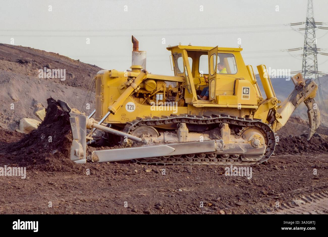 Caterpillar d9 bulldozer hi-res stock photography and images - Alamy
