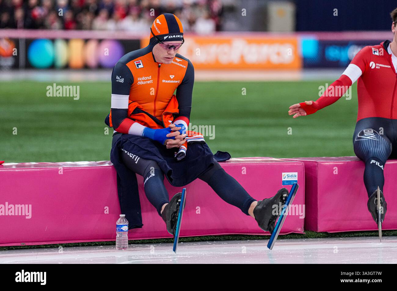 Hamar, Norway. 16th Mar, 2025. HAMAR, NORWAY - MARCH 16: Tim Prins of Netherlands during the ISU ...