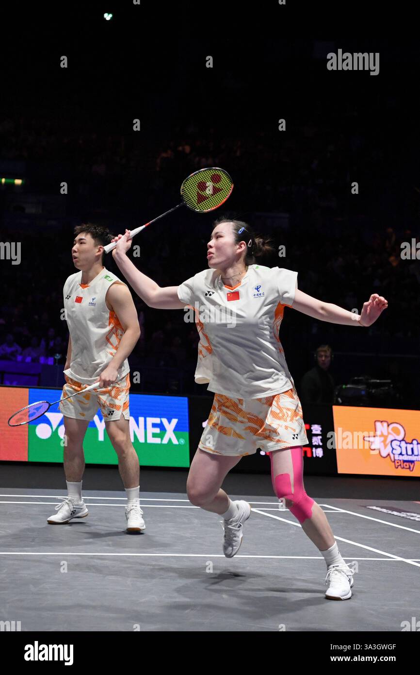 China's Chen Fang Hui, right, and Guo Xin Wa play against China's Feng ...