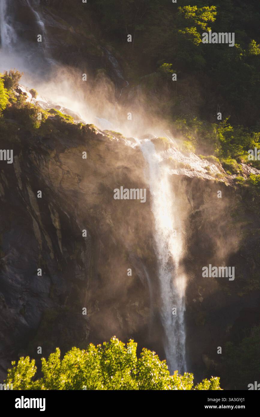 Valchiavenna italy waterfalls borgonuovo hi-res stock photography and ...