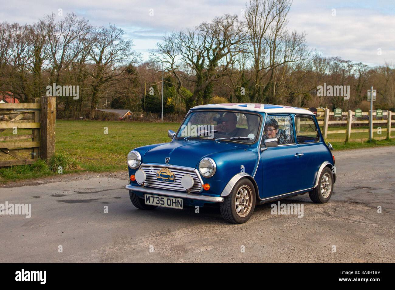 1994 90s nineties Arizona Blue metallic Rover Mini 35 1275cc car ...