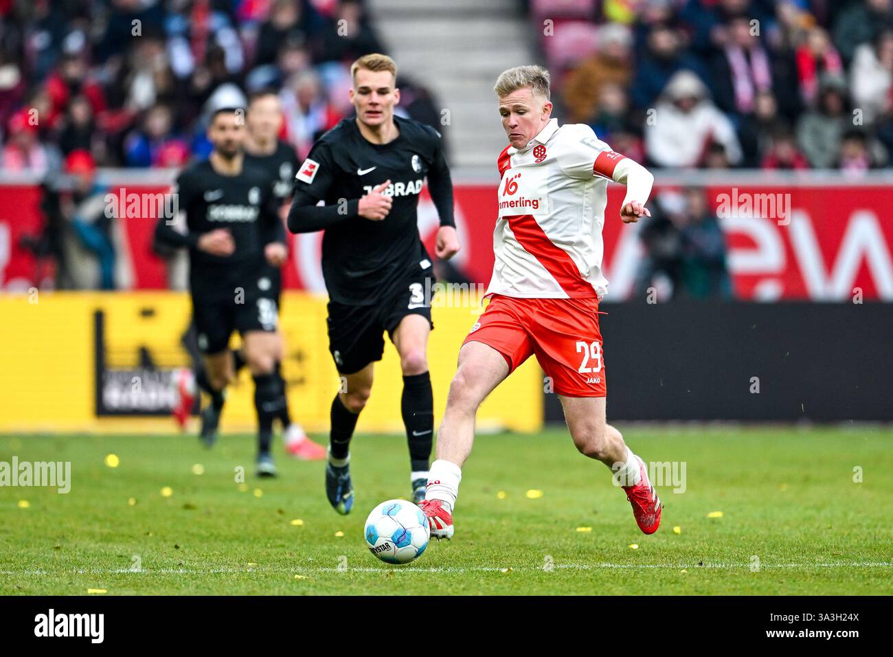 Mainz, Deutschland. 15th Mar, 2025. Jonathan Burkhardt (1. FSV Mainz 05 ...
