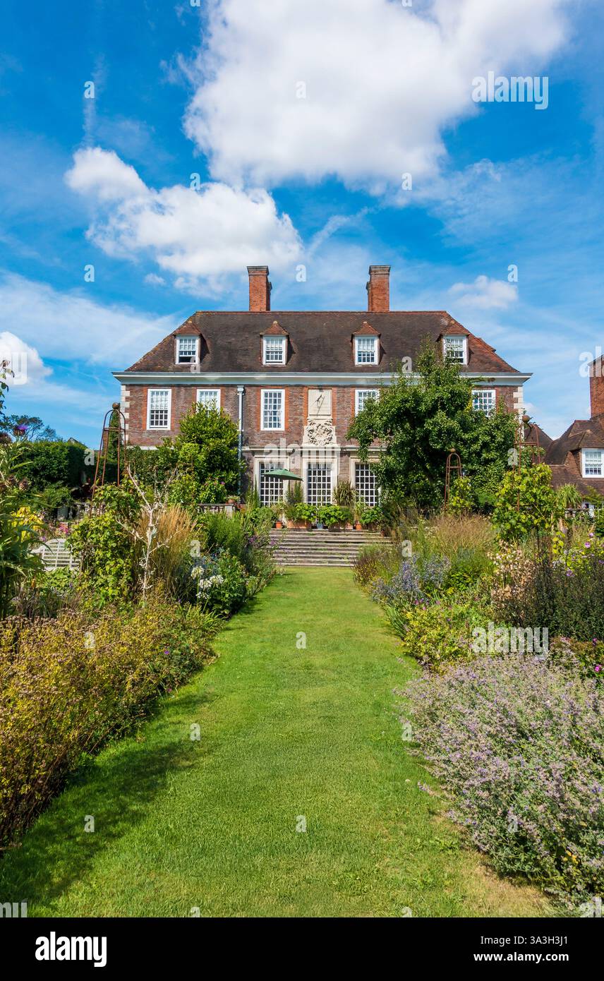 The salutation kent sandwich garden hi-res stock photography and images ...