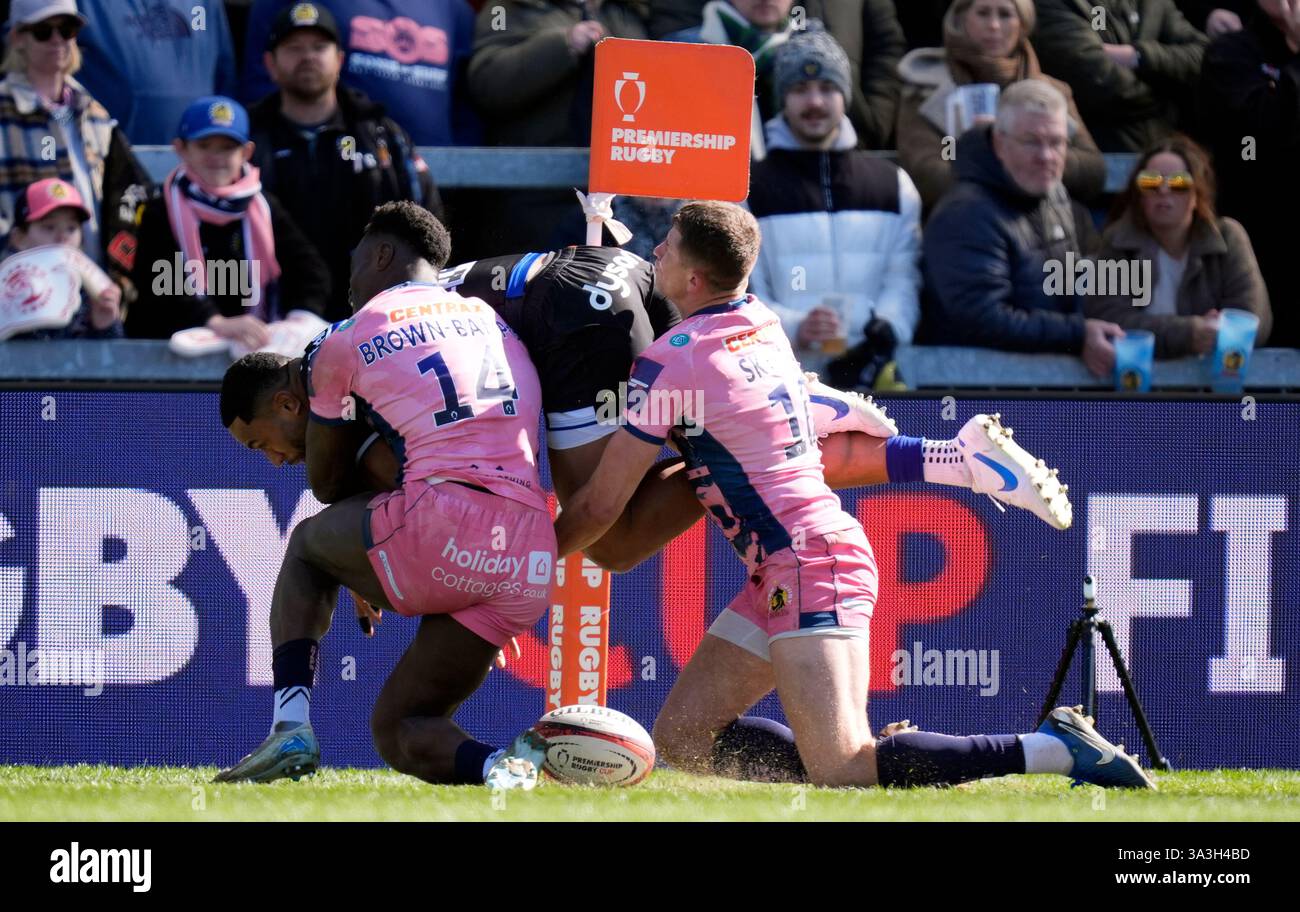 Bath Rugby's Joe Cokanasiga scores a try during the Premiership Rugby ...