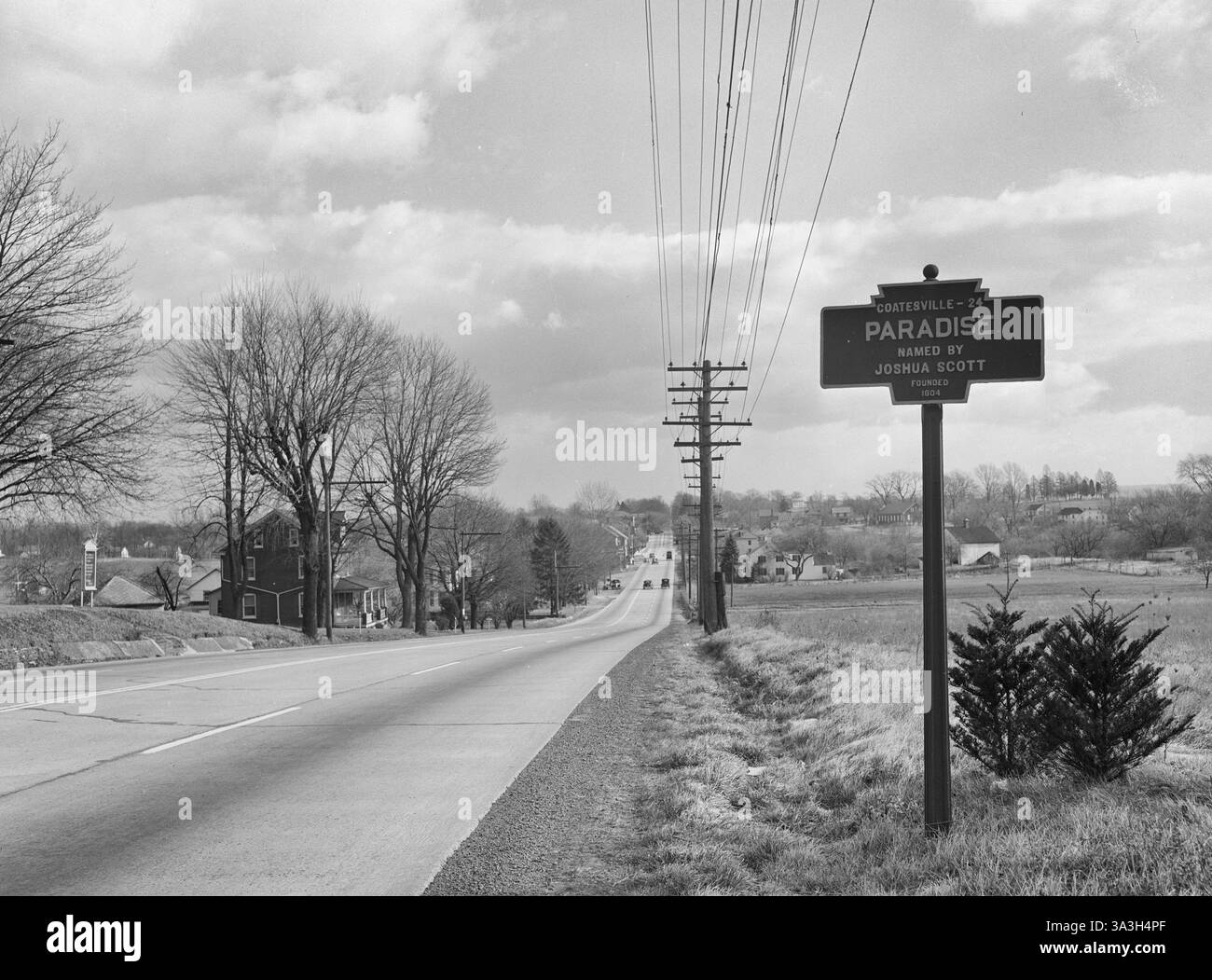 Lincoln Highway approaching Paradise, Pennsylvania, circa 1941 Stock ...