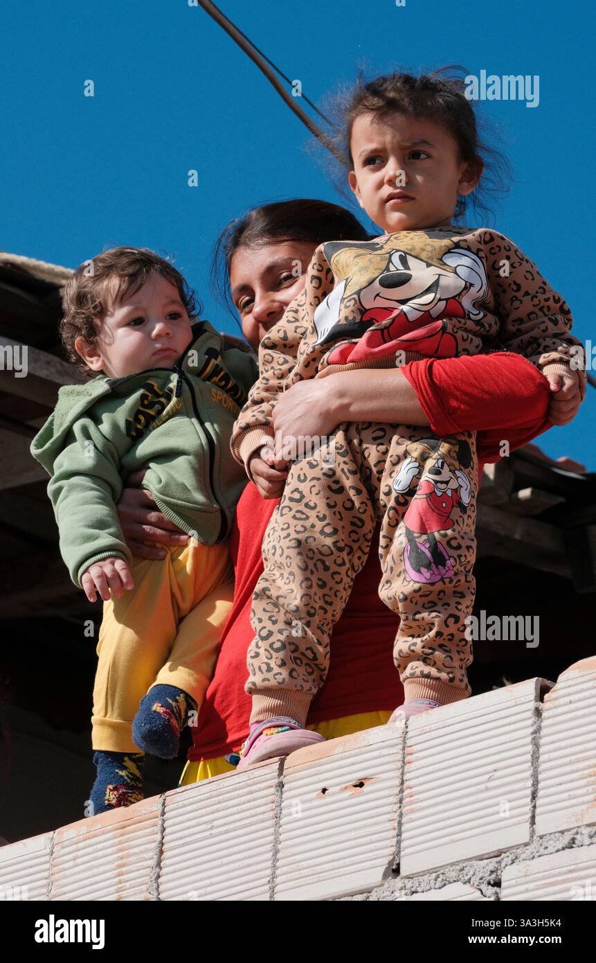 Turkey, Edirne, 7 march 2025, portrait of a mother ROM with her two ...