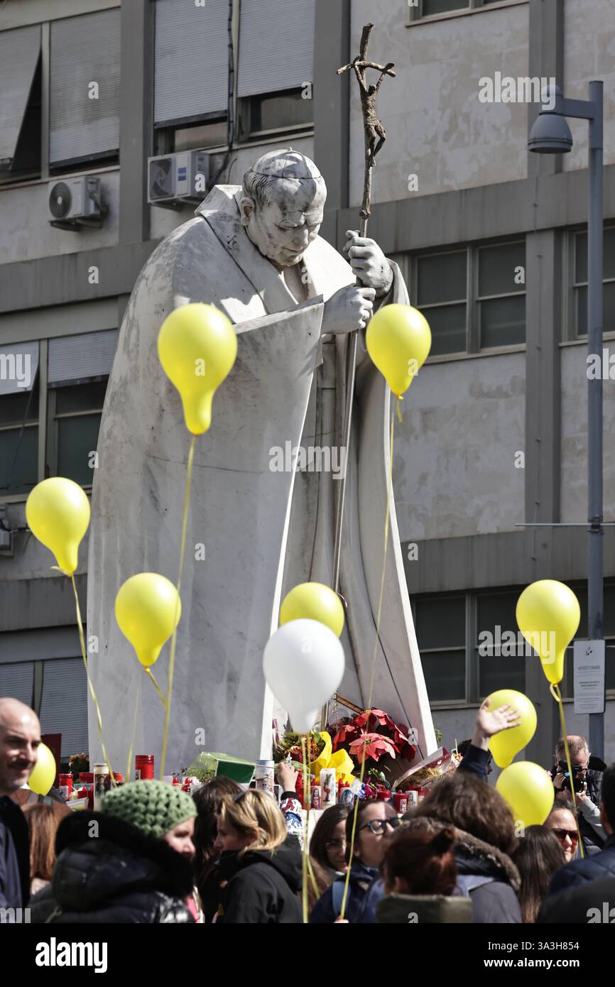 March 16, 2025 - Rome, Italy. Pilgrims and faithful gather of the ...