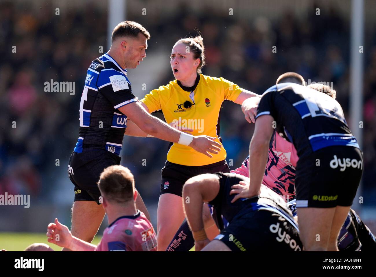 Referee Sara Cox attempts to separate Exeter Chief's Stu Townsend and ...