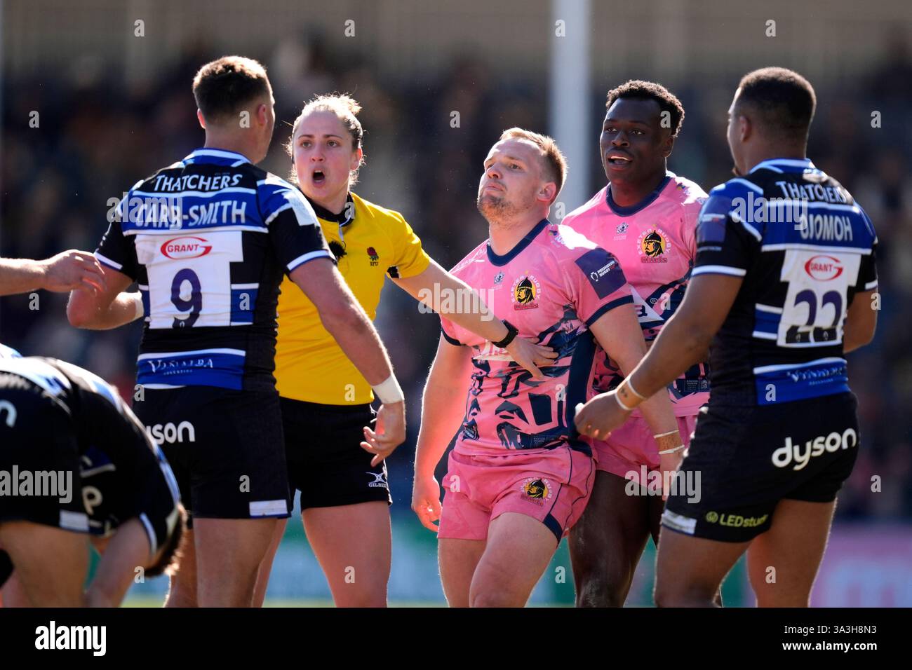 Referee Sara Cox attempts to separate Exeter Chief's Stu Townsend and ...