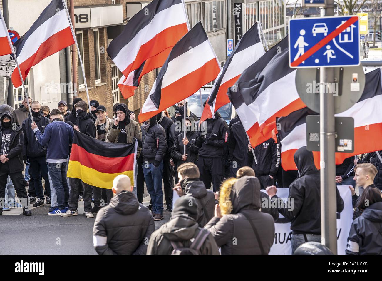 The neo-Nazi group Jung und Stark, JS, demonstrates in the city centre ...