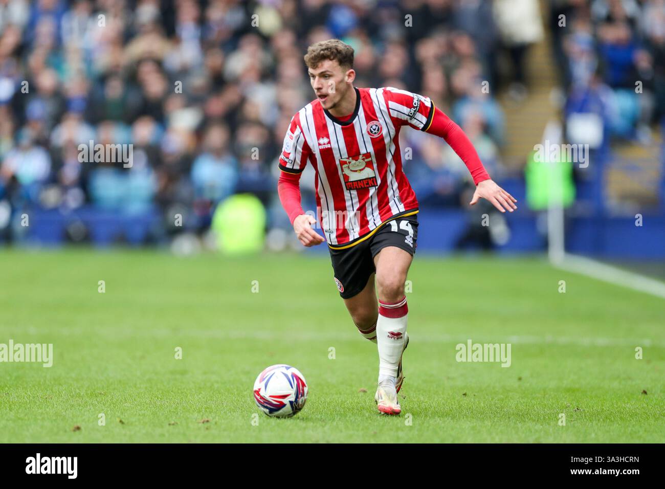 Sheffield, UK. 16th Mar, 2025. Sheffield United defender Harrison ...