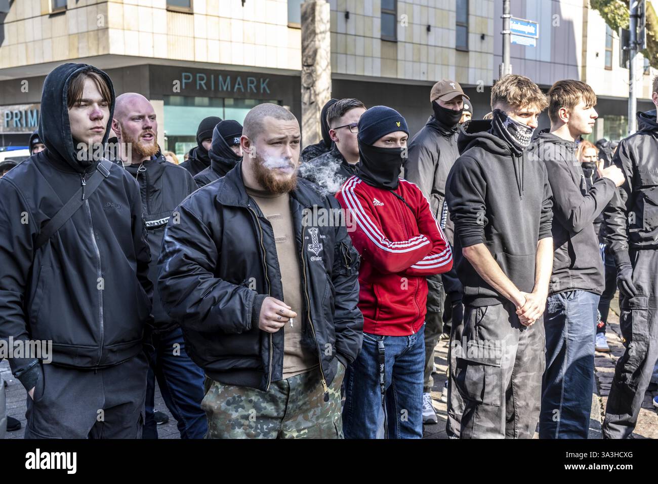 The neo-Nazi group Jung und Stark, JS, demonstrates in the city centre ...