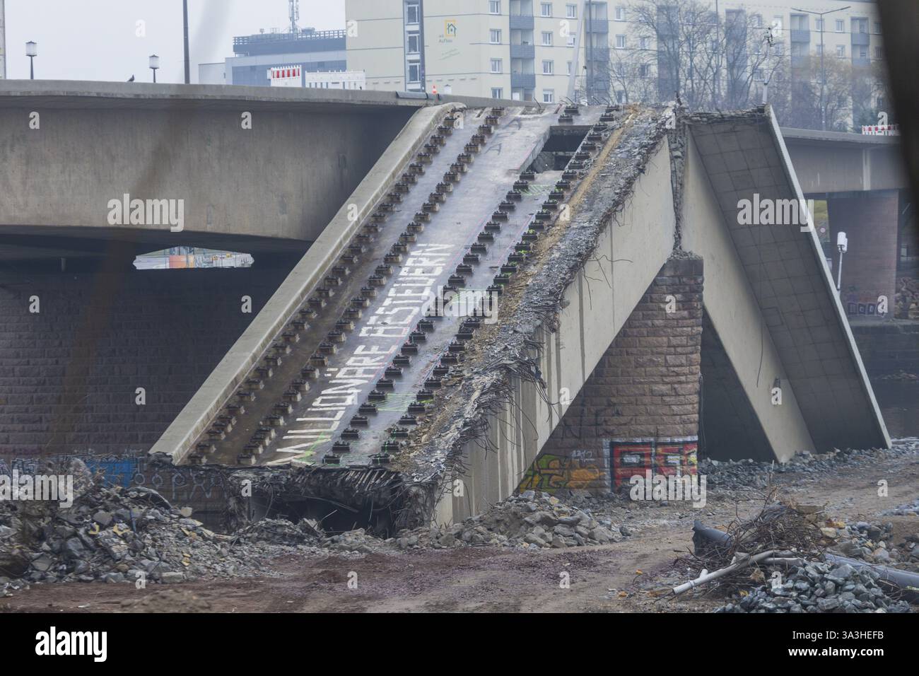 After the partial collapse of the Carola Bridge, demolition work was ...