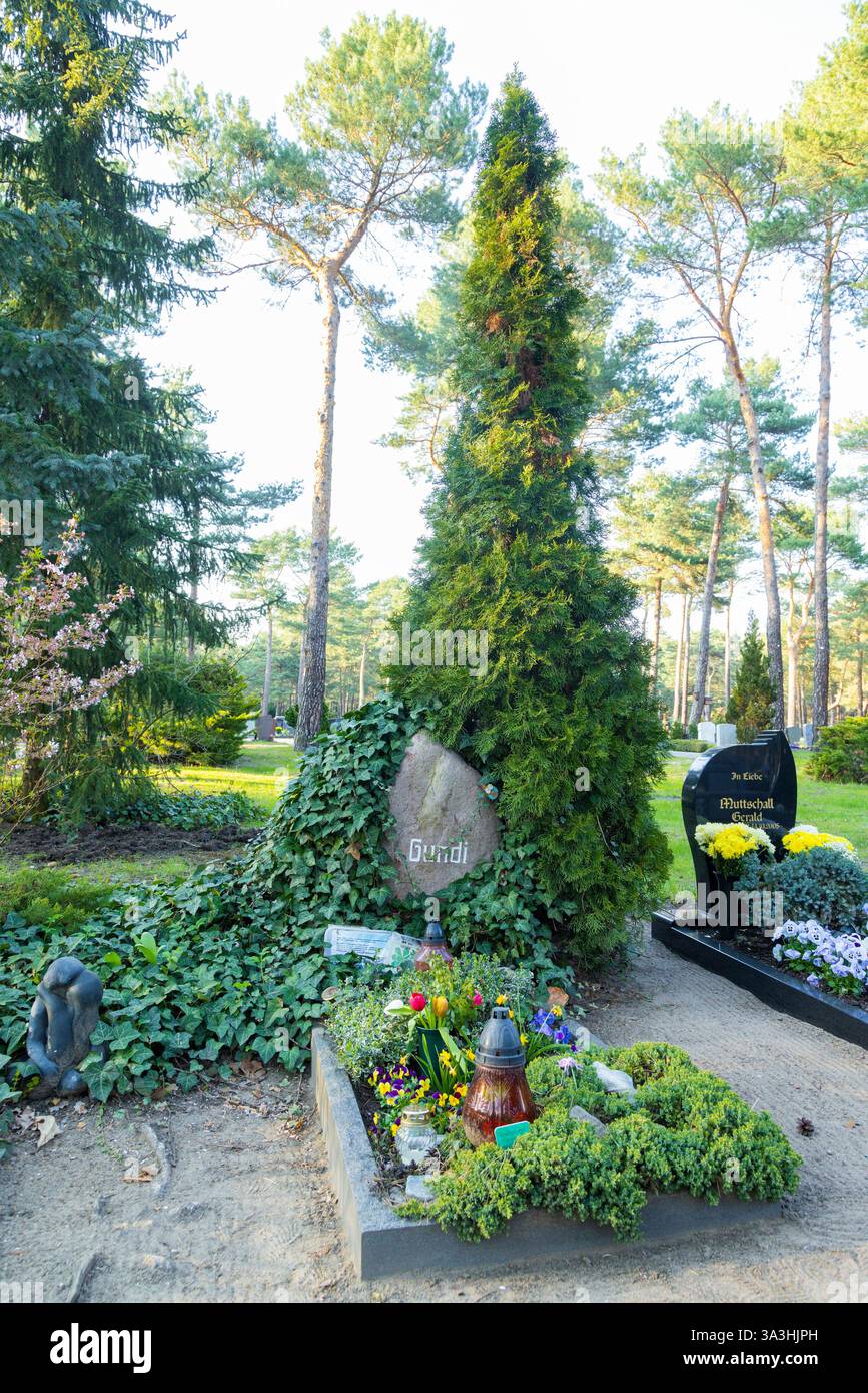 Hoyerswerda Grab Gerhard Gundermann Der Liedermacher Gerhard Gundermann ...