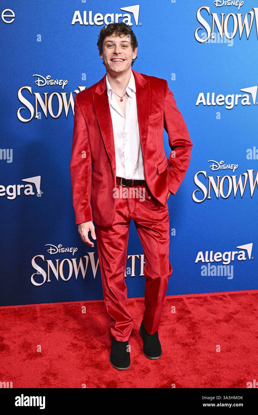 Patrick Dougall bei der Weltpremiere des Kinofilms 'Snow White ...