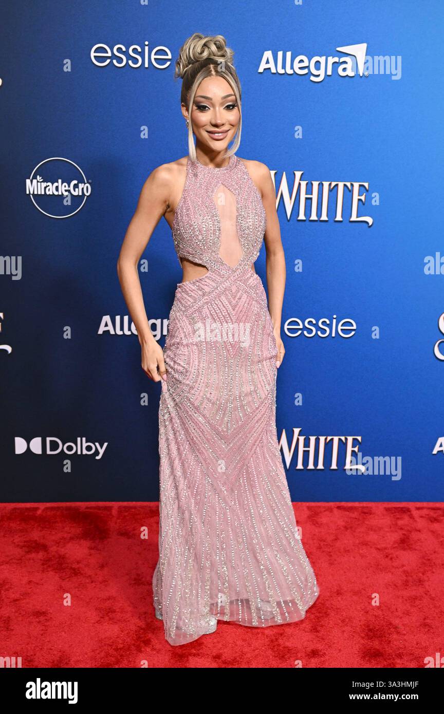 Sarah Talabi bei der Weltpremiere des Kinofilms 'Snow White ...