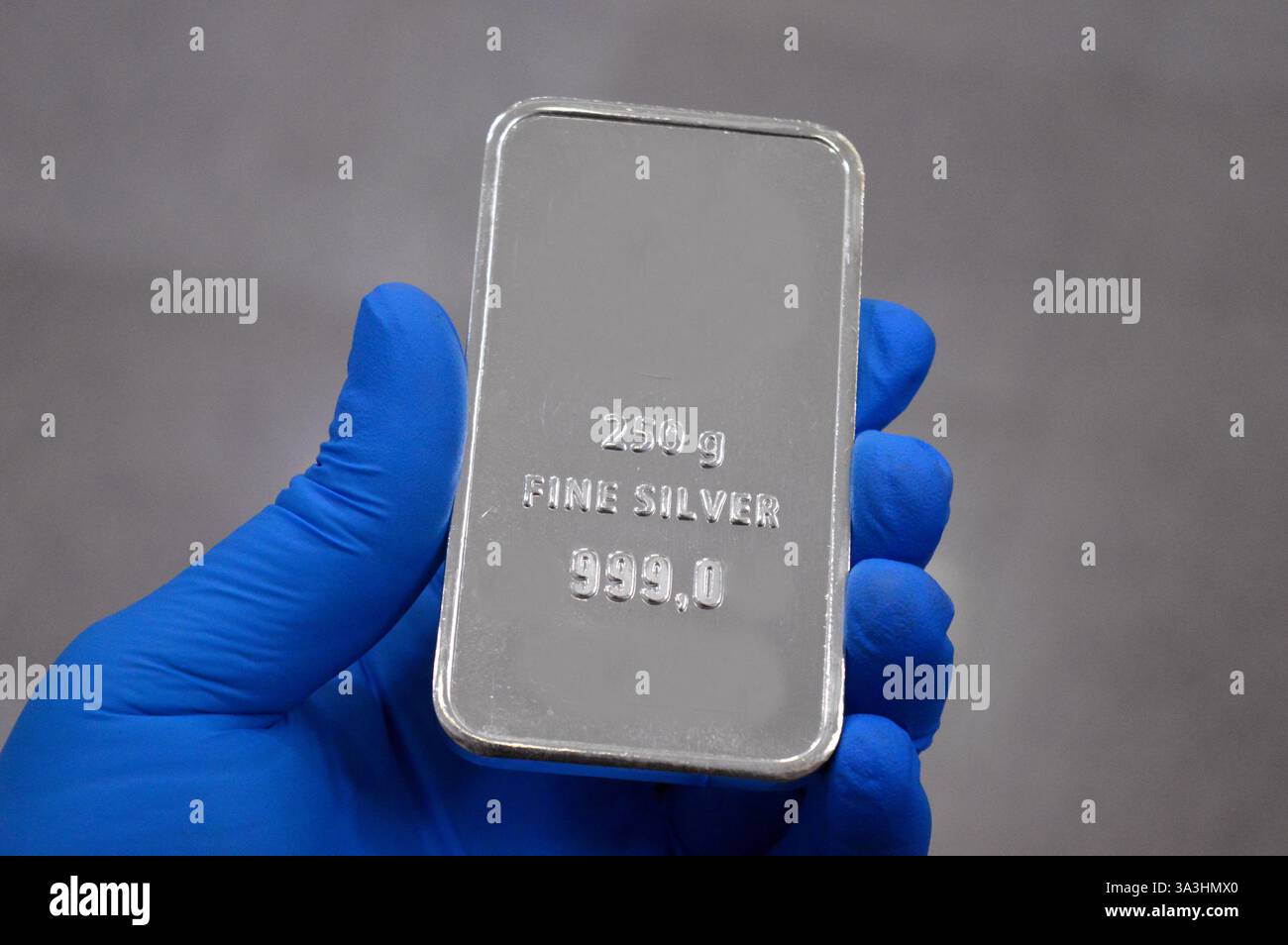 Silver precious metal 250 GM bar of pure silver, The price of silver is ...