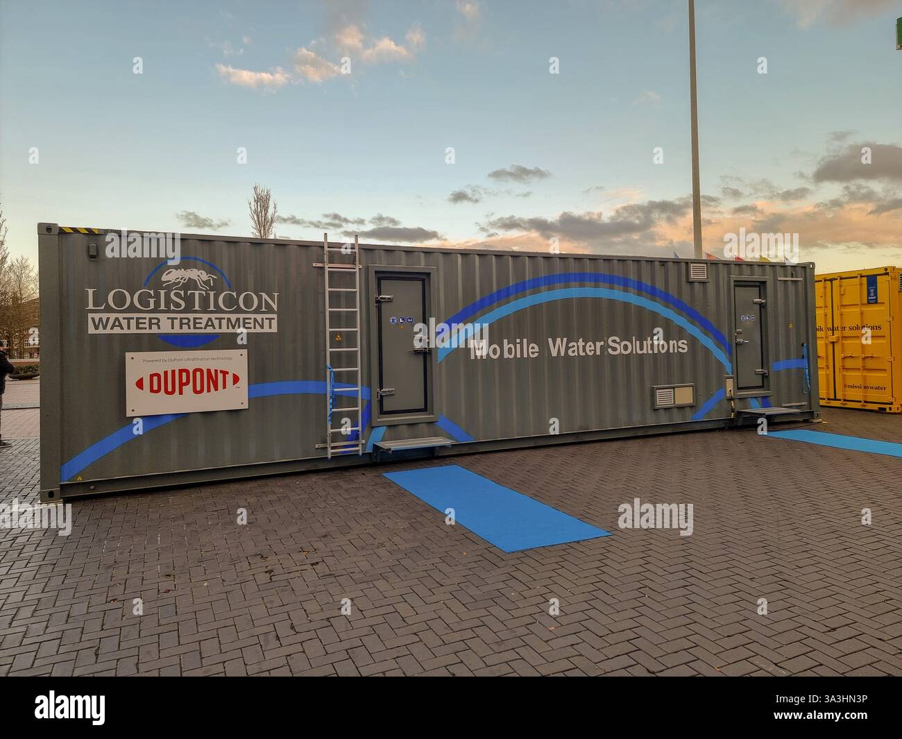 Green container with Mobile Water solutions from Logisticon Water ...