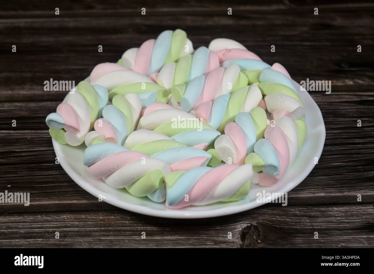 Marshmallows, marshmallow is a confectionery made from sugar, water and ...