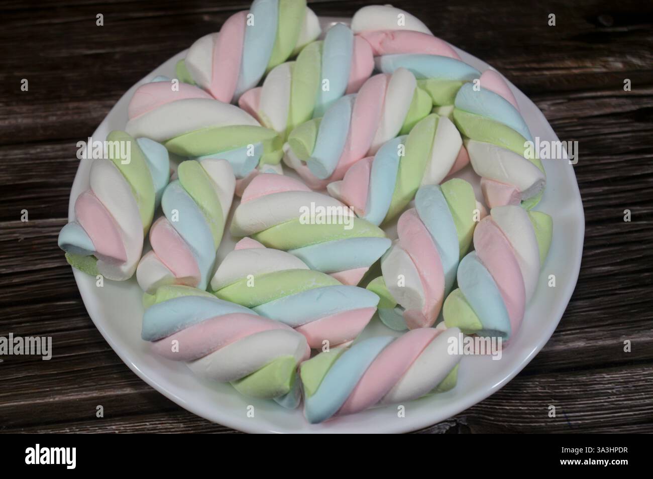 Marshmallows, marshmallow is a confectionery made from sugar, water and ...