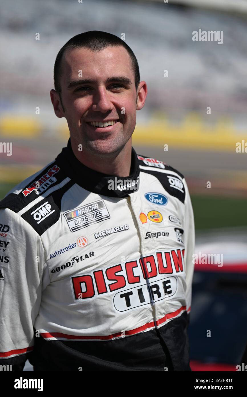 LAS VEGAS, NV - MARCH 15: Austin Cindric (#2 Team Penske Discount Tire ...