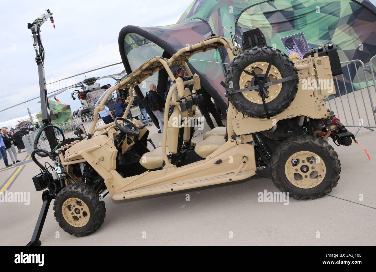 Das Leichte Luftlandefähige Utility Terrain Vehicle LL UTV der ...