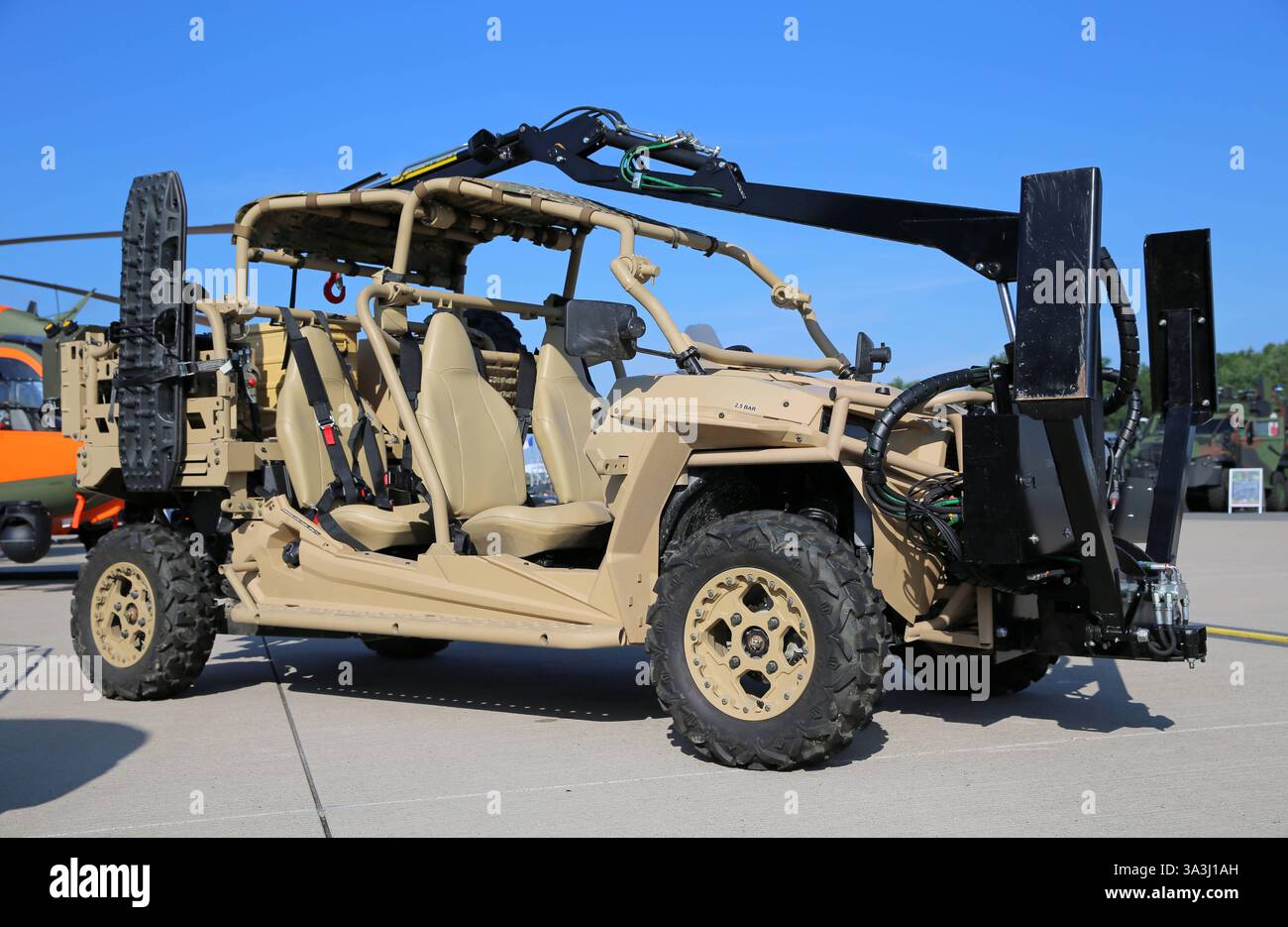 Das Leichte Luftlandefähige Utility Terrain Vehicle LL UTV der ...