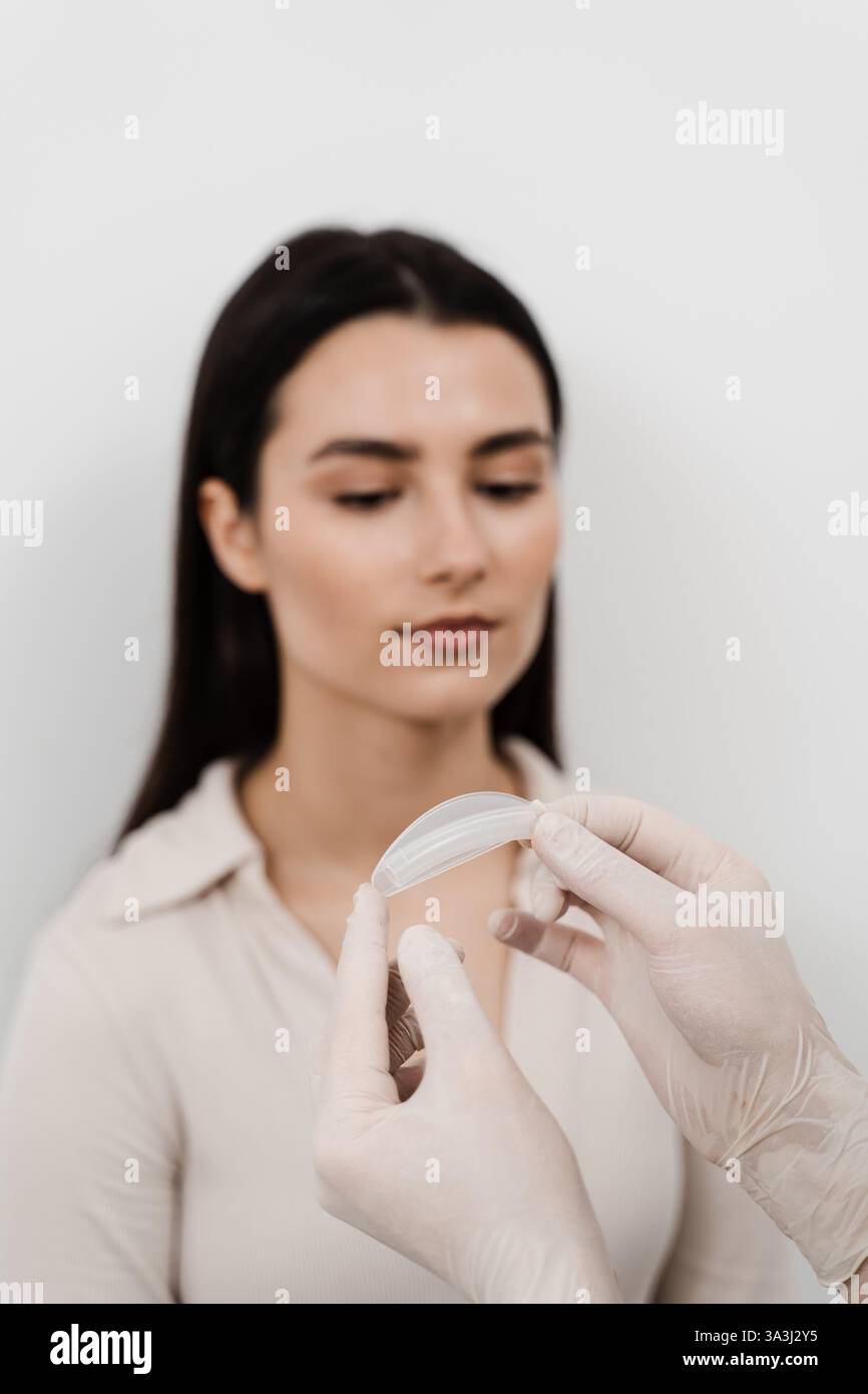 Doctor throat model hi-res stock photography and images - Alamy