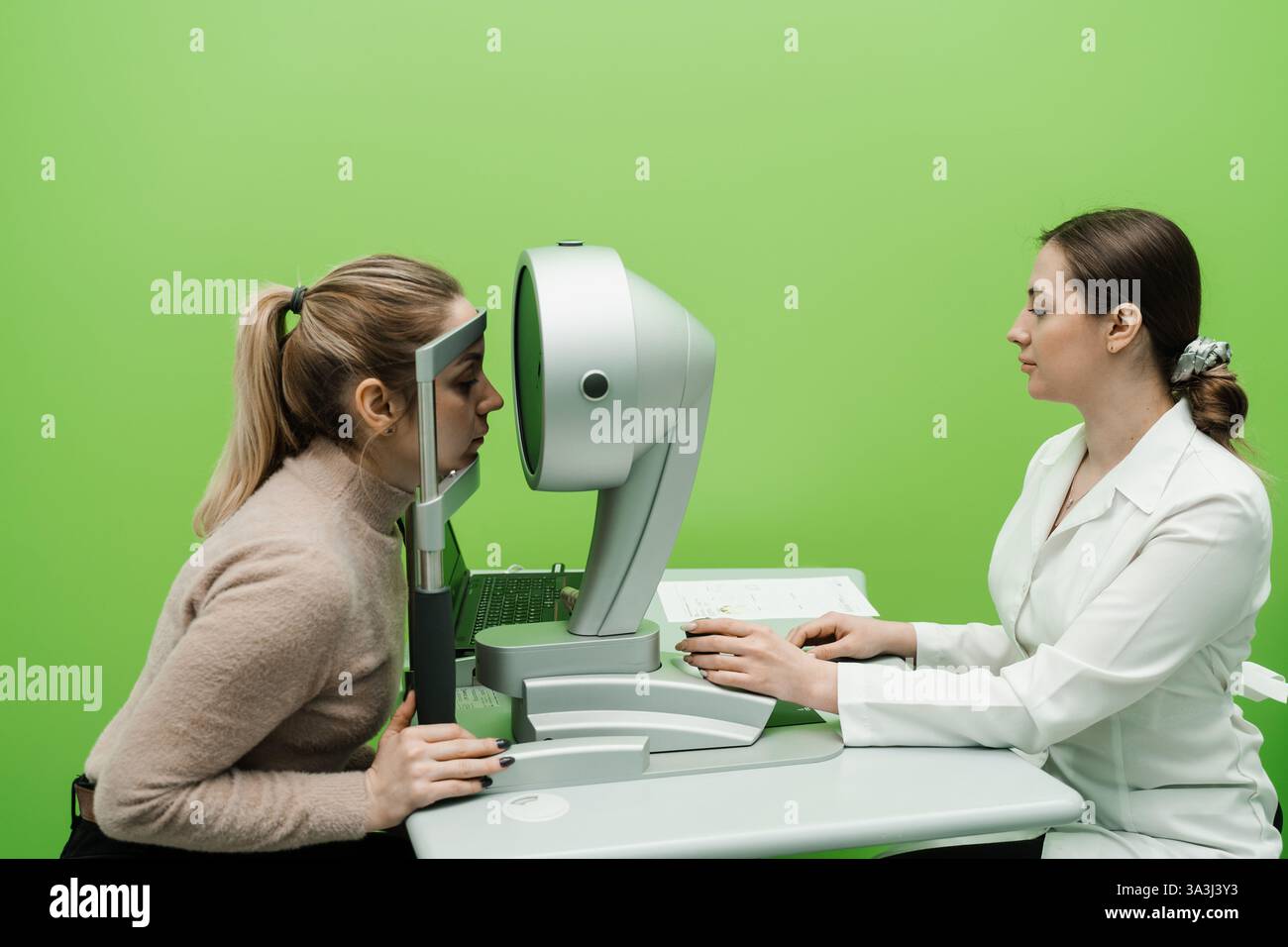 Corneal topography eye vision test for visual description of the shape ...