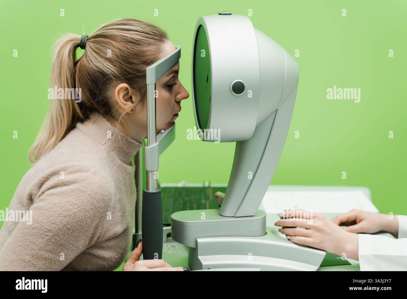 Corneal topography eye vision test for visual description of the shape ...