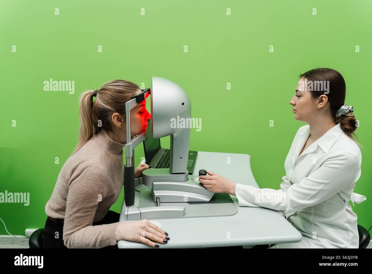Corneal topography eye vision test for visual description of the shape ...