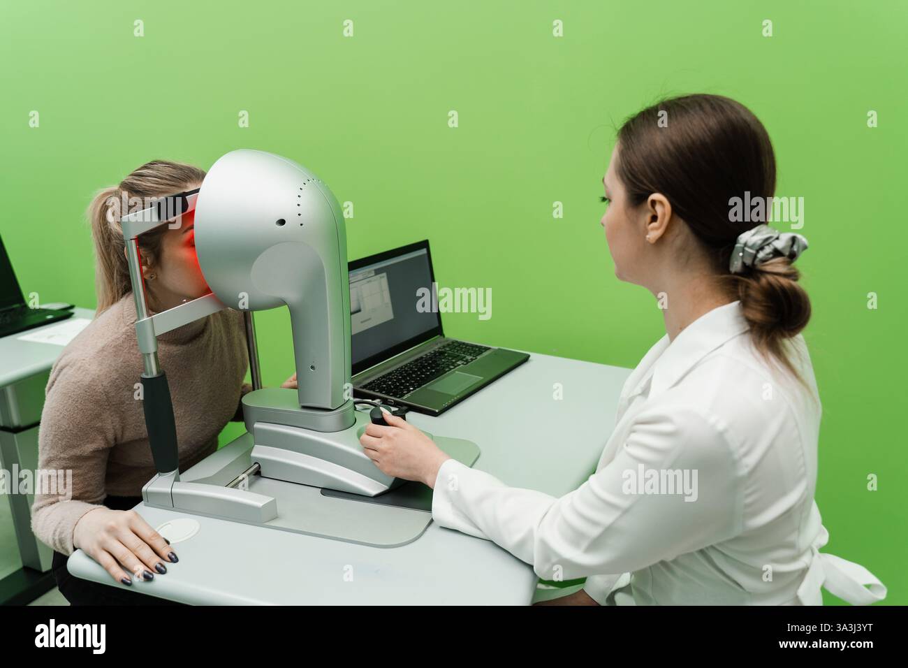 Corneal topography eye vision test for visual description of the shape ...