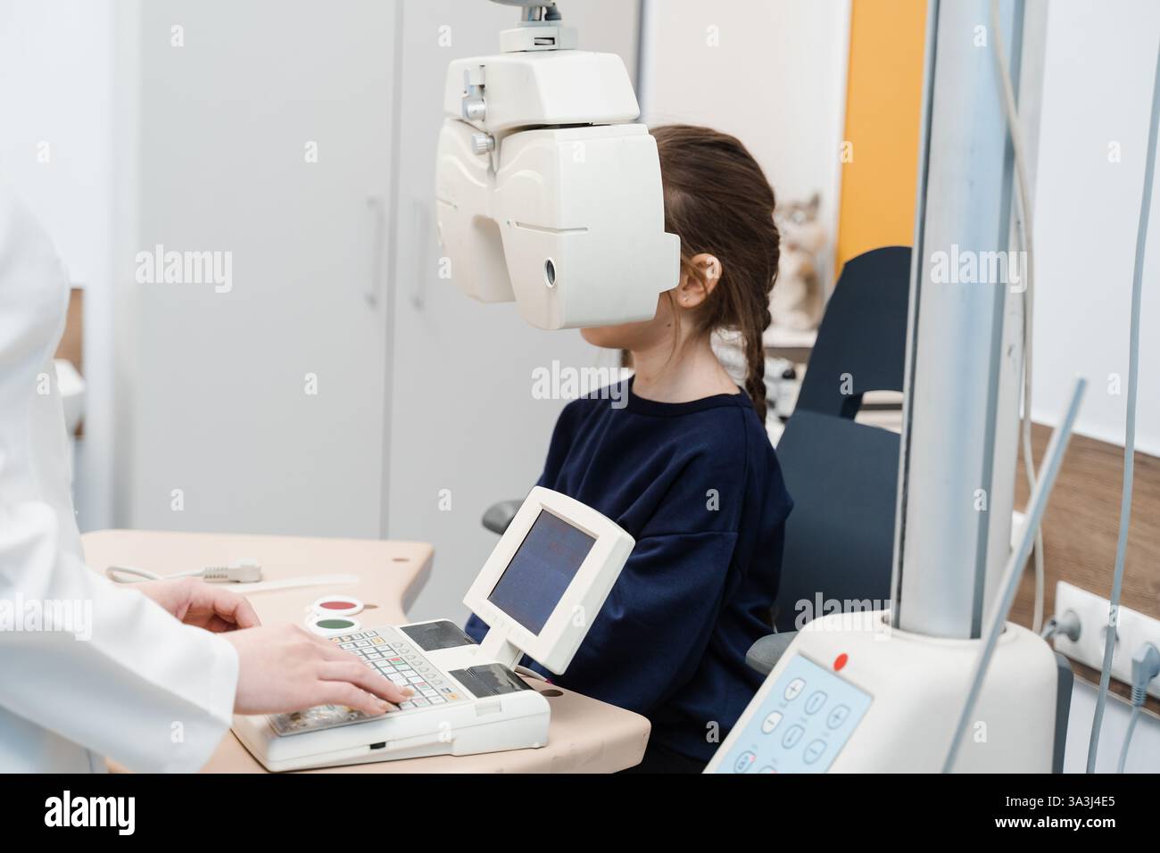 Phoropter for measuring refractive error and determining information ...