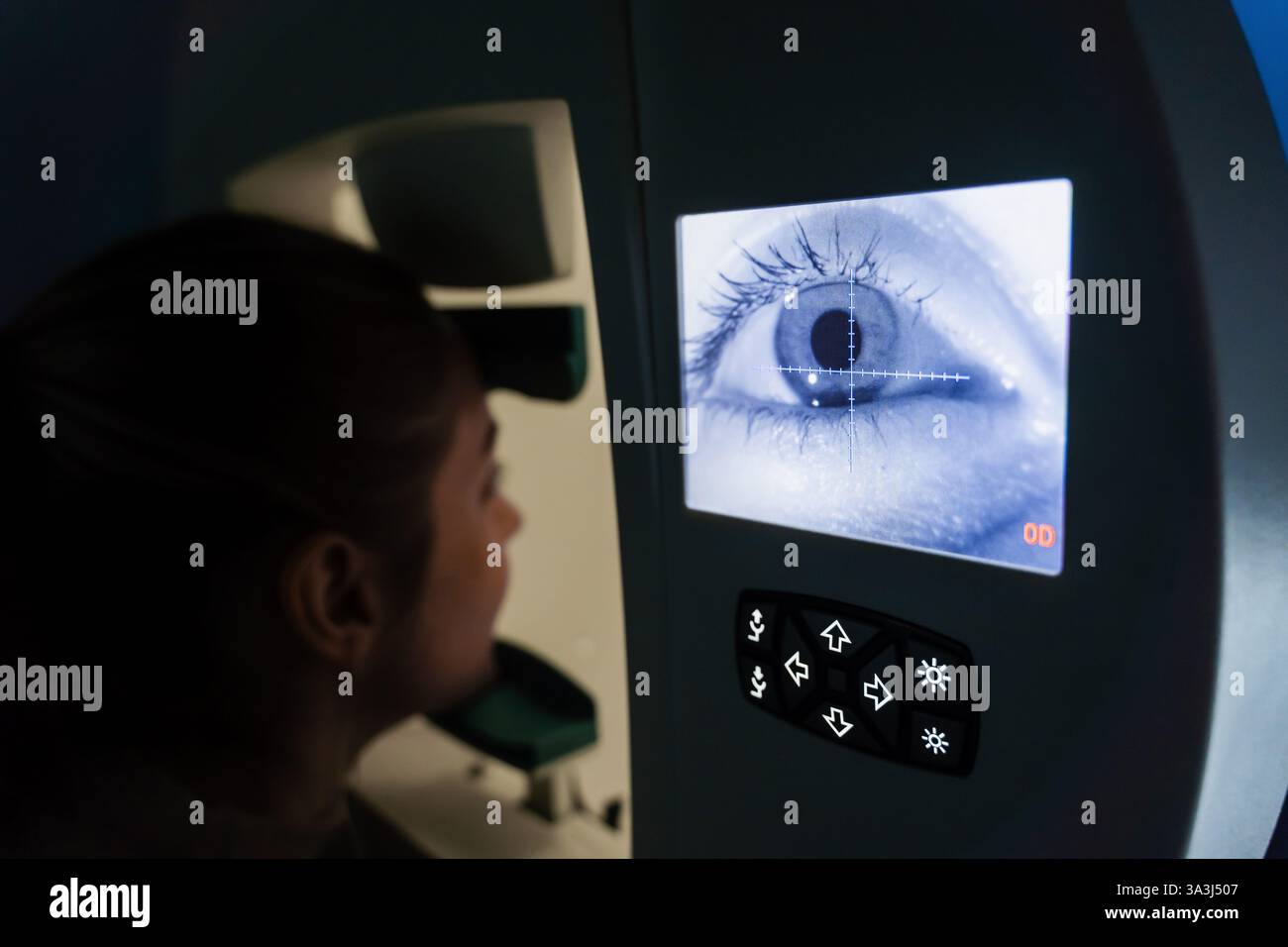 Perimetry visual field test for measure all areas of eyesight ...