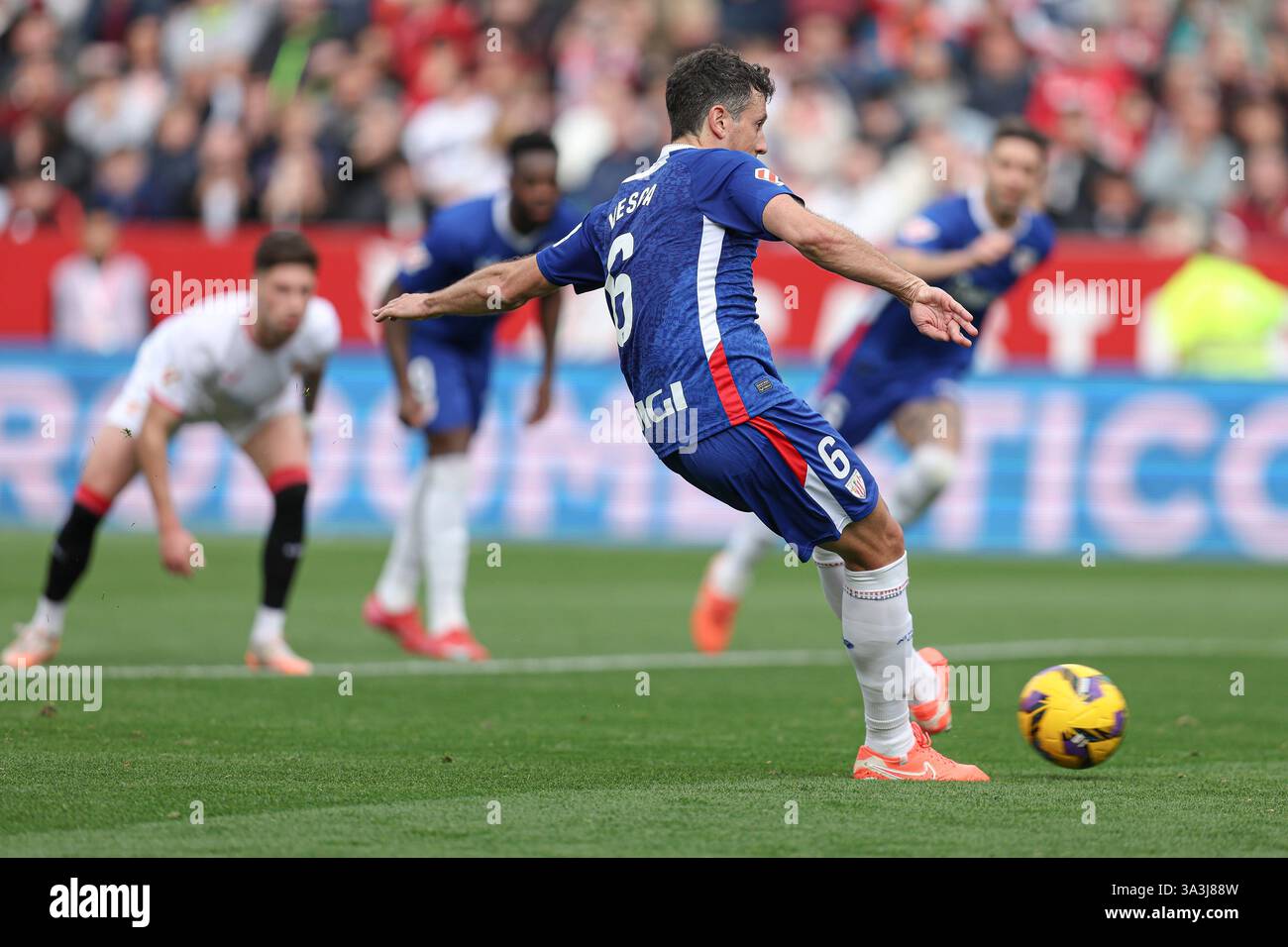 Mikel Vesga of Athletic Club during the La Liga match between Sevilla ...