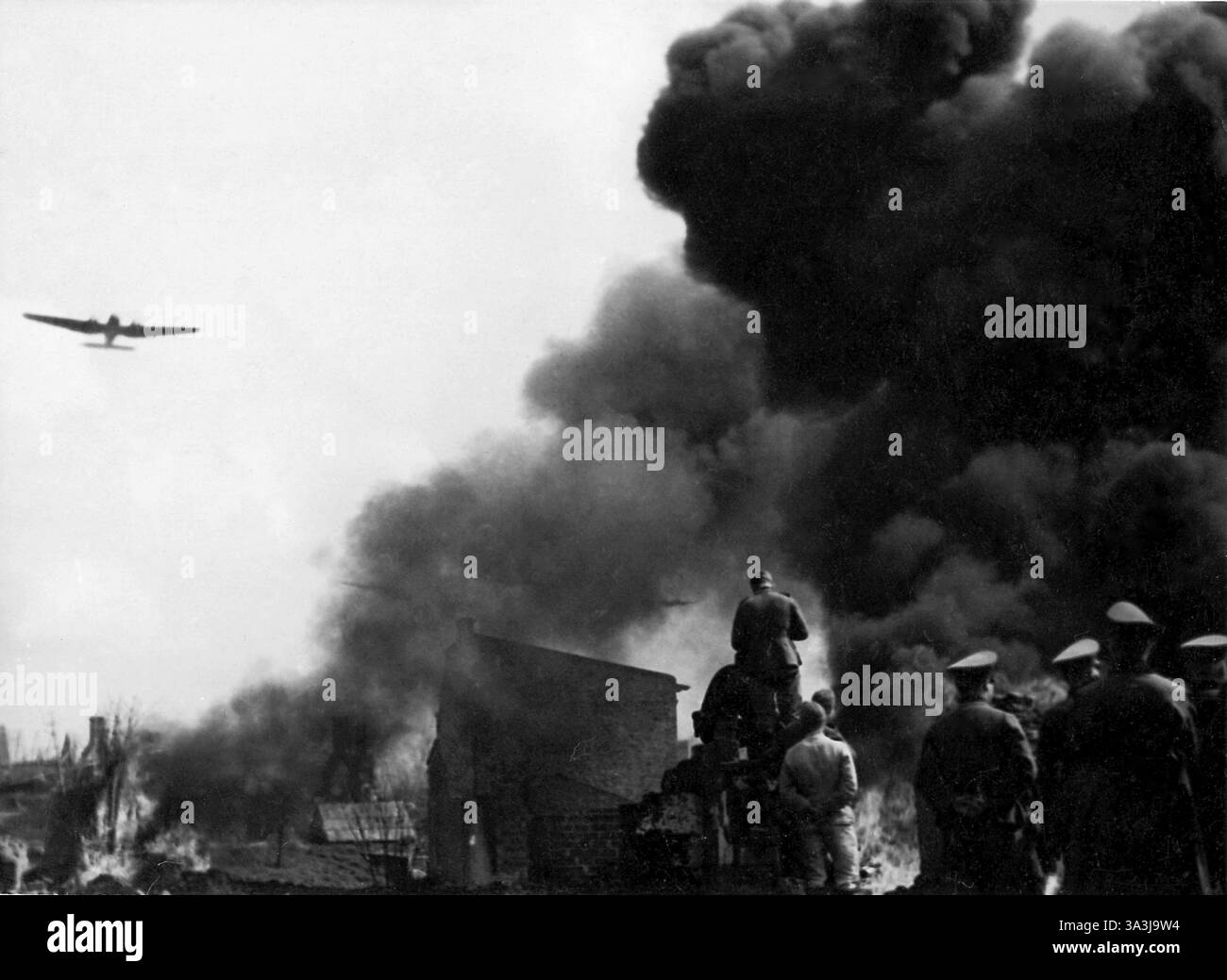 wwii Fall of Warsaw in 1939 - invasion of poland Stock Photo - Alamy