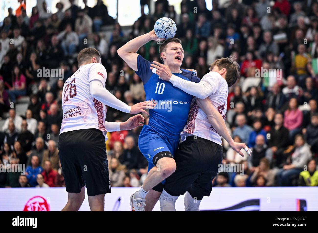 Oristano, Italy. 16th Mar, 2025. M Oristano, 16/03/2025 Foto di Luigi ...