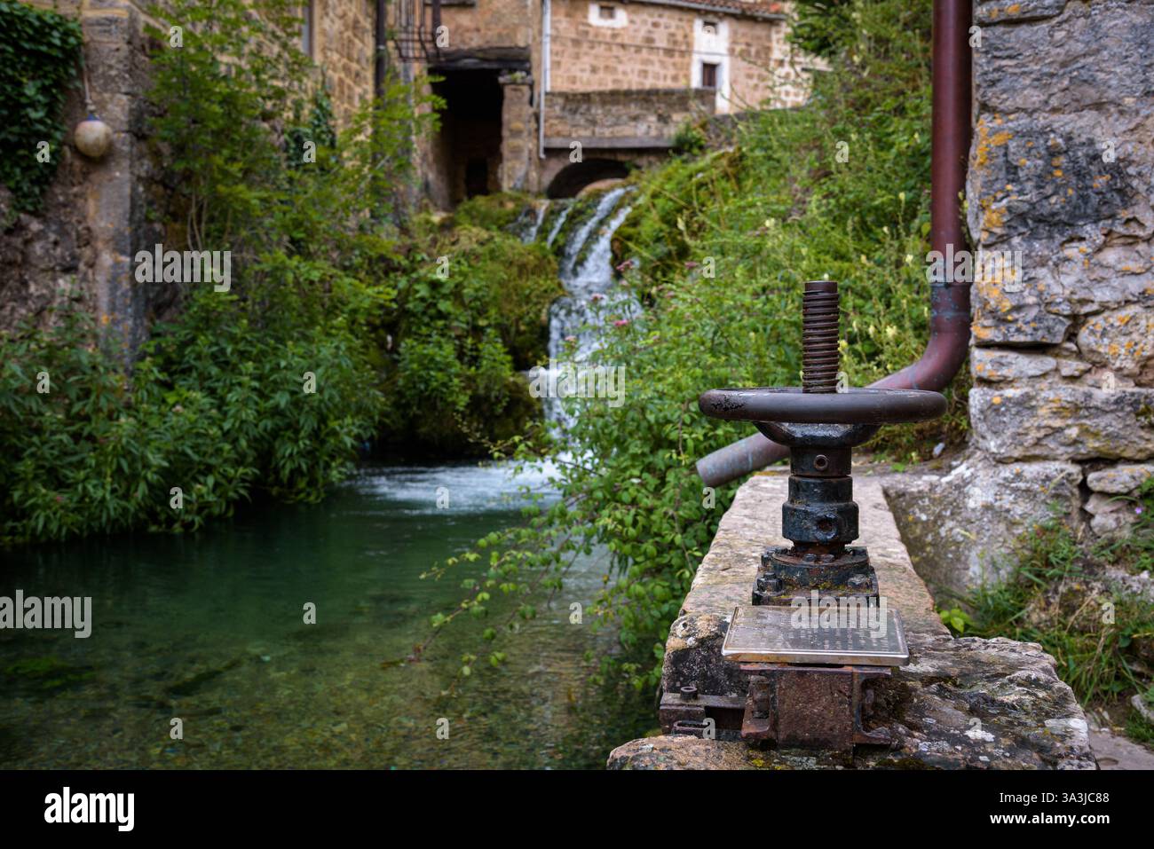 Gate valve hi-res stock photography and images - Alamy